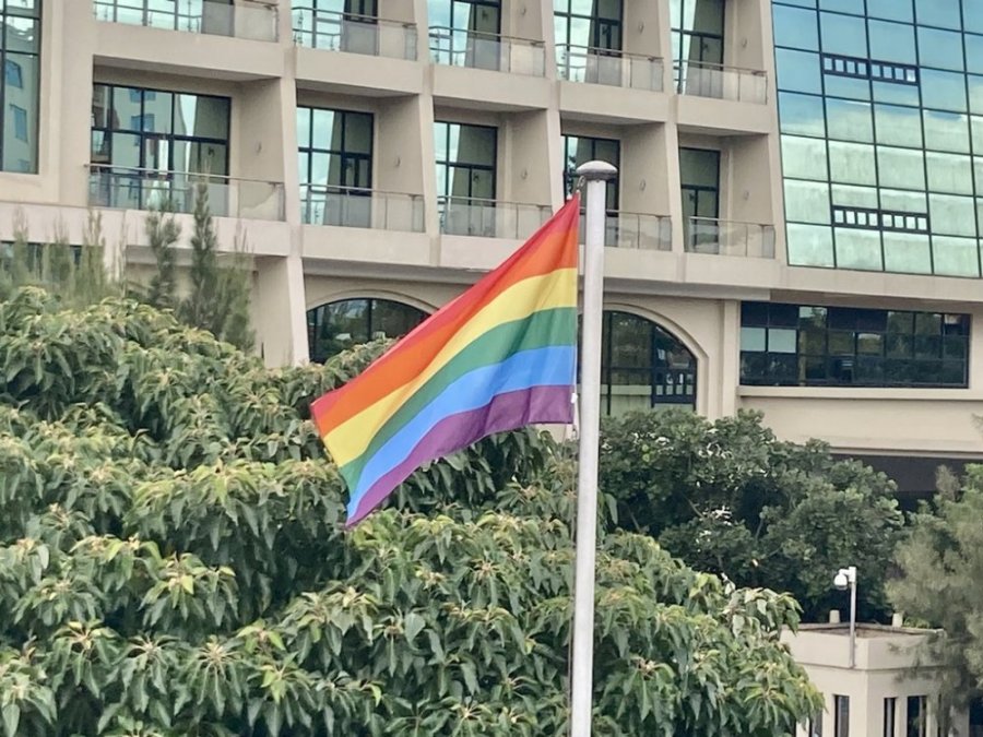 Bwa mbere mu Rwanda hazamuwe ikirango cy’abatinganyi - Umuryango.rw