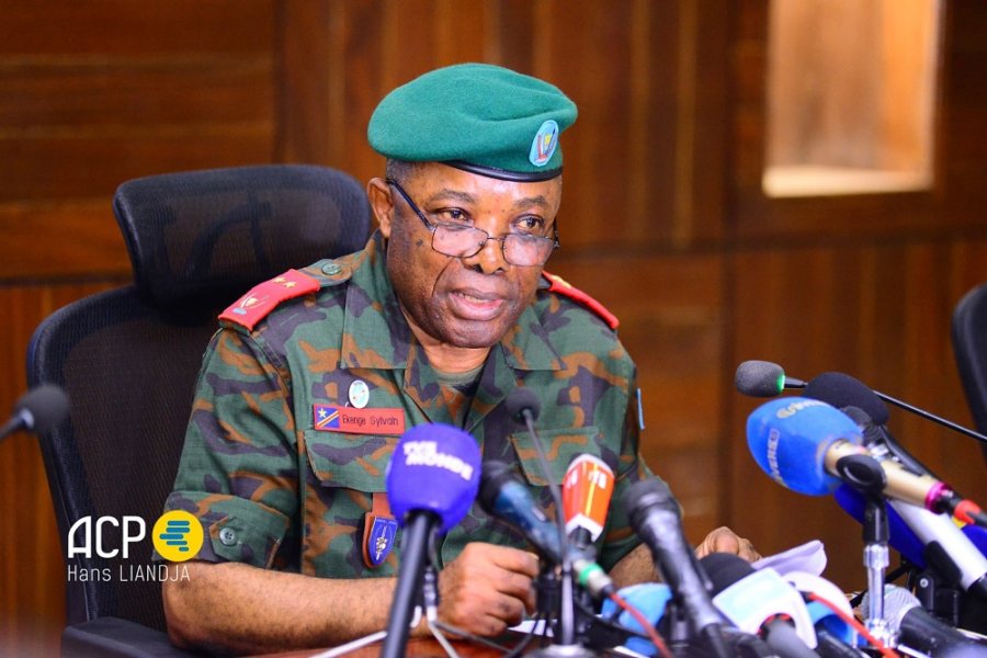 Gen Maj Ekenge yavuze ko Abanyarwanda n’Abanye-Congo b’Abatutsi ...